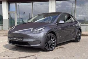 Grey Tesla Model Y 2022 in Vilnius, with an engine capacity of 0.00 L and mileage of 159 thousand km for 24999 €, photo  on AUTOMOTO.COM.LV