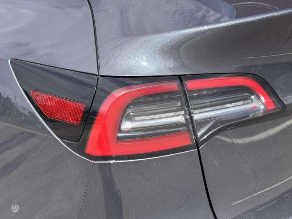 Pelēks Tesla Model Y 2022 Viļņa, ar dzinēja tilpumu 0.00 L un nobraukumu 159 tūkst. km par 24999 €, foto 10 vietnē AUTOMOTO.COM.LV