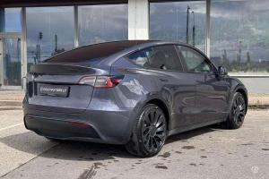 Grey Tesla Model Y 2022 in Vilnius, with an engine capacity of 0.00 L and mileage of 159 thousand km for 24999 €, photo 6 on AUTOMOTO.COM.LV