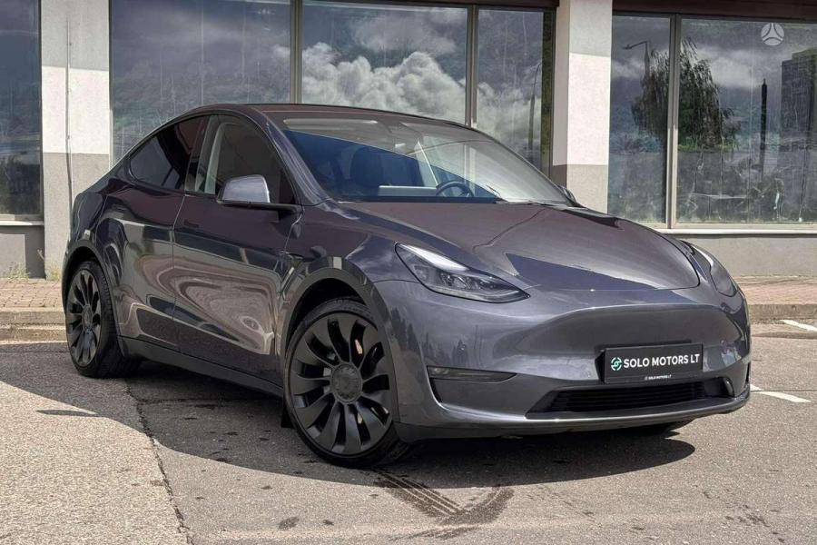 Grey Tesla Model Y 2022 in Vilnius, with an engine capacity of 0.00 L and mileage of 159 thousand km for 24999 €, photo 8 on AUTOMOTO.COM.LV