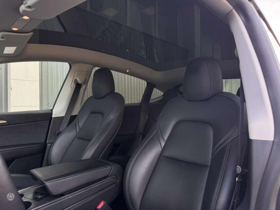 Grey Tesla Model Y 2022 in Vilnius, with an engine capacity of 0.00 L and mileage of 159 thousand km for 24999 €, photo 14 on AUTOMOTO.COM.LV