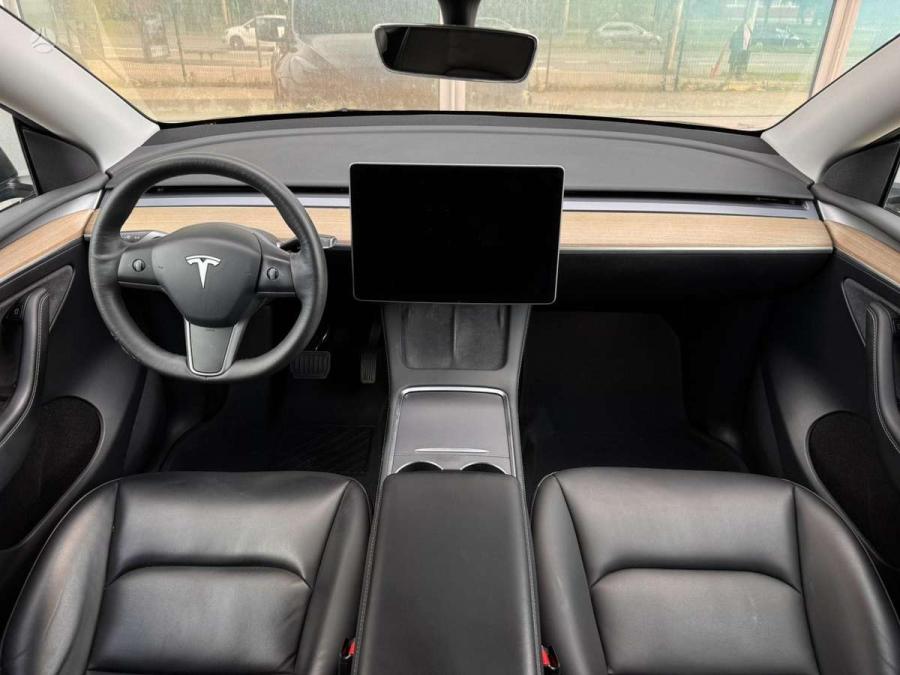Grey Tesla Model Y 2022 in Vilnius, with an engine capacity of 0.00 L and mileage of 159 thousand km for 24999 €, photo 20 on AUTOMOTO.COM.LV
