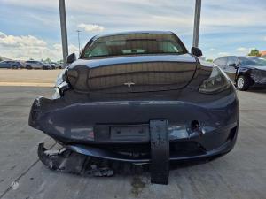 Pelēks Tesla Model Y 2022 Kauņa, ar dzinēja tilpumu 0.00 L un nobraukumu 89 tūkst. km par 18500 €, foto 4 vietnē AUTOMOTO.COM.LV