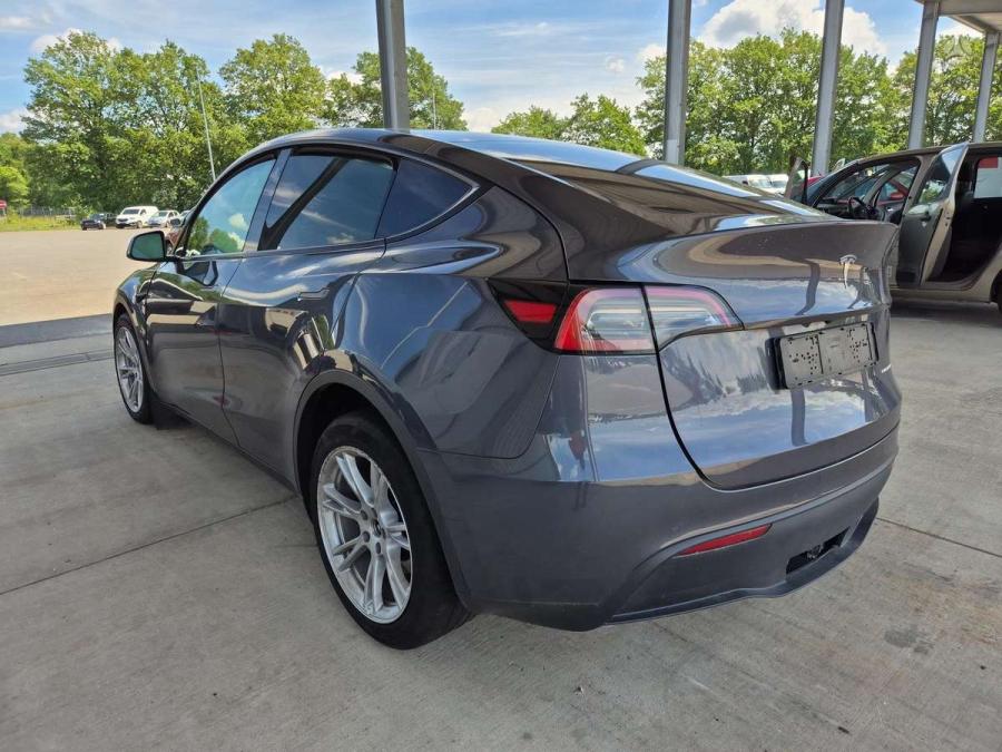 Pelēks Tesla Model Y 2022 Kauņa, ar dzinēja tilpumu 0.00 L un nobraukumu 89 tūkst. km par 18500 €, foto 8 vietnē AUTOMOTO.COM.LV