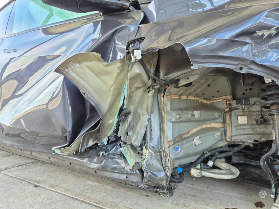 Pelēks Tesla Model Y 2022 Kauņa, ar dzinēja tilpumu 0.00 L un nobraukumu 89 tūkst. km par 18500 €, foto 12 vietnē AUTOMOTO.COM.LV