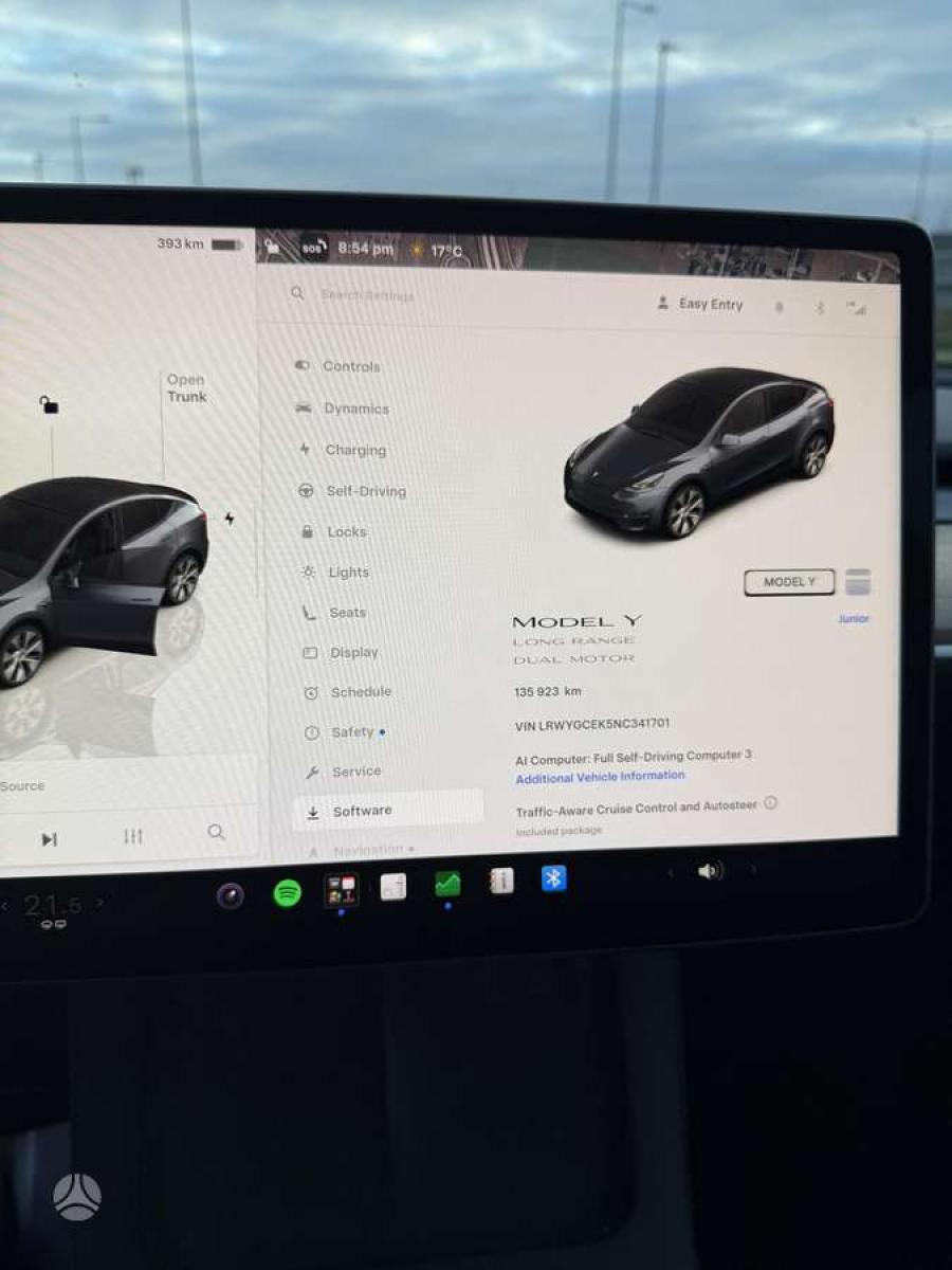 Grey Tesla Model Y 2022 in Marijampole, with an engine capacity of 0.00 L and mileage of 135 thousand km for 27900 €, photo 23 on AUTOMOTO.COM.LV