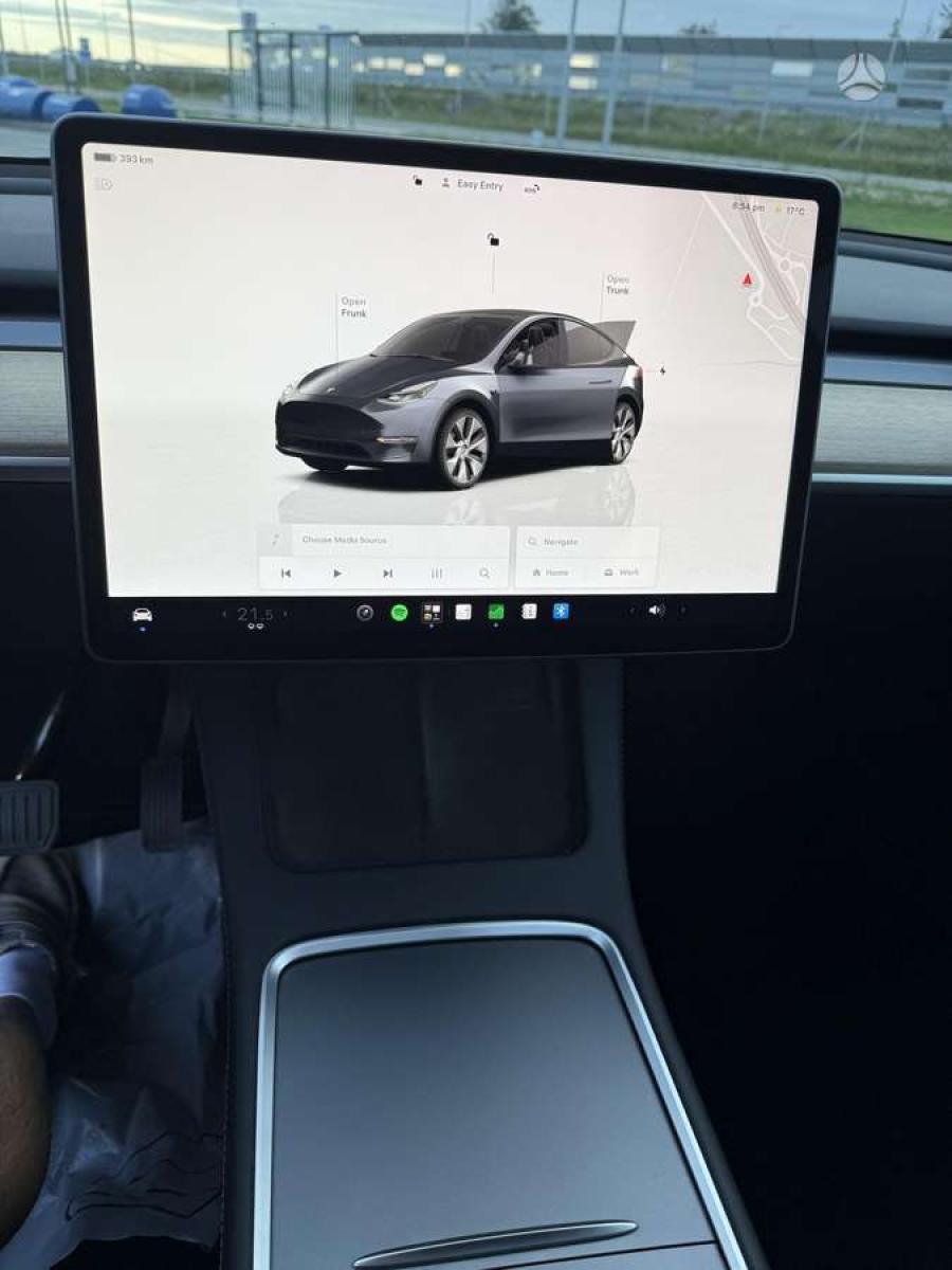Grey Tesla Model Y 2022 in Marijampole, with an engine capacity of 0.00 L and mileage of 135 thousand km for 27900 €, photo 27 on AUTOMOTO.COM.LV