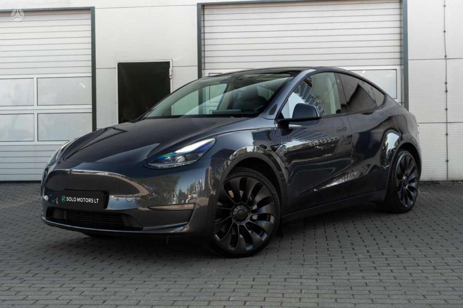 Pelēks Tesla Model Y 2022 Viļņa, ar dzinēja tilpumu 0.00 L un nobraukumu 116 tūkst. km par 29000 €, foto 1 vietnē AUTOMOTO.COM.LV