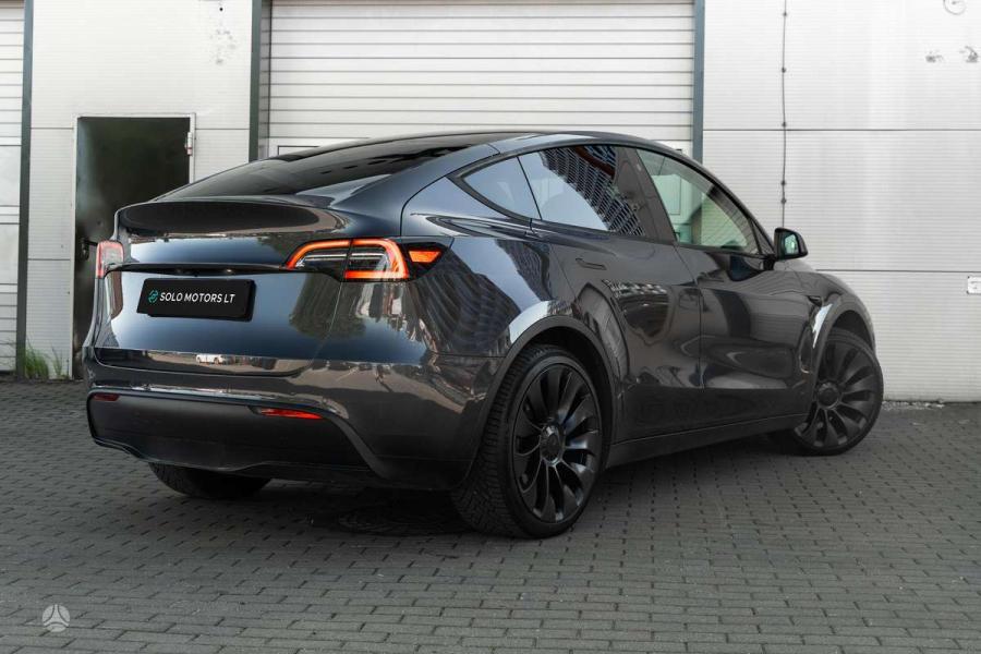Pelēks Tesla Model Y 2022 Viļņa, ar dzinēja tilpumu 0.00 L un nobraukumu 116 tūkst. km par 29000 €, foto 5 vietnē AUTOMOTO.COM.LV