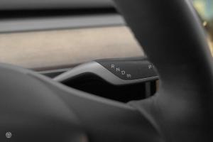 Pelēks Tesla Model Y 2022 Viļņa, ar dzinēja tilpumu 0.00 L un nobraukumu 116 tūkst. km par 29000 €, foto 19 vietnē AUTOMOTO.COM.LV