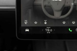 Pelēks Tesla Model Y 2022 Viļņa, ar dzinēja tilpumu 0.00 L un nobraukumu 116 tūkst. km par 29000 €, foto 24 vietnē AUTOMOTO.COM.LV