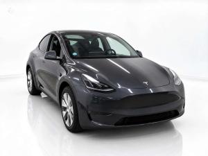 Grey Tesla Model Y 2022 in Vilnius, with an engine capacity of 0.00 L and mileage of 102 thousand km for 33490 €, photo  on AUTOMOTO.COM.LV