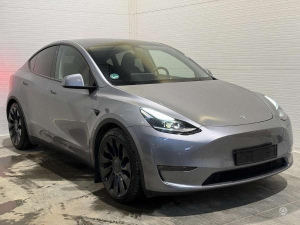 Pelēks Tesla Model Y 2023 Viļņa, ar dzinēja tilpumu 0.00 L un nobraukumu 33 tūkst. km par 41950 €, foto 1 vietnē AUTOMOTO.COM.LV
