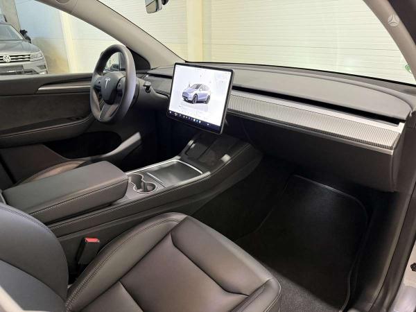 Pelēks Tesla Model Y 2023 Viļņa, ar dzinēja tilpumu 0.00 L un nobraukumu 33 tūkst. km par 41950 €, foto 8 vietnē AUTOMOTO.COM.LV