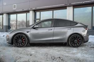 Grey Tesla Model Y 2023 in Vilnius, with an engine capacity of 0.00 L and mileage of 39 thousand km for 37000 €, photo 4 on AUTOMOTO.COM.LV