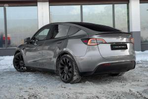 Grey Tesla Model Y 2023 in Vilnius, with an engine capacity of 0.00 L and mileage of 39 thousand km for 37000 €, photo 5 on AUTOMOTO.COM.LV