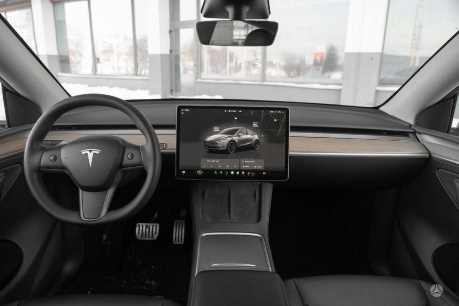 Grey Tesla Model Y 2023 in Vilnius, with an engine capacity of 0.00 L and mileage of 39 thousand km for 37000 €, photo 16 on AUTOMOTO.COM.LV