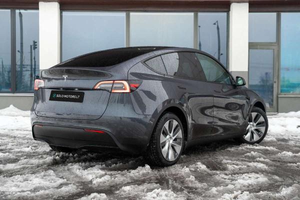 Pelēks Tesla Model Y 2023 Viļņa, ar dzinēja tilpumu 0.00 L un nobraukumu 30 tūkst. km par 28950 €, foto 4 vietnē AUTOMOTO.COM.LV