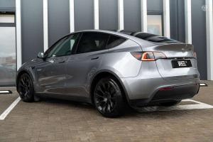 Grey Tesla Model Y 2023 in Vilnius, with an engine capacity of 0.00 L and mileage of 29 thousand km for 40900 €, photo 4 on AUTOMOTO.COM.LV