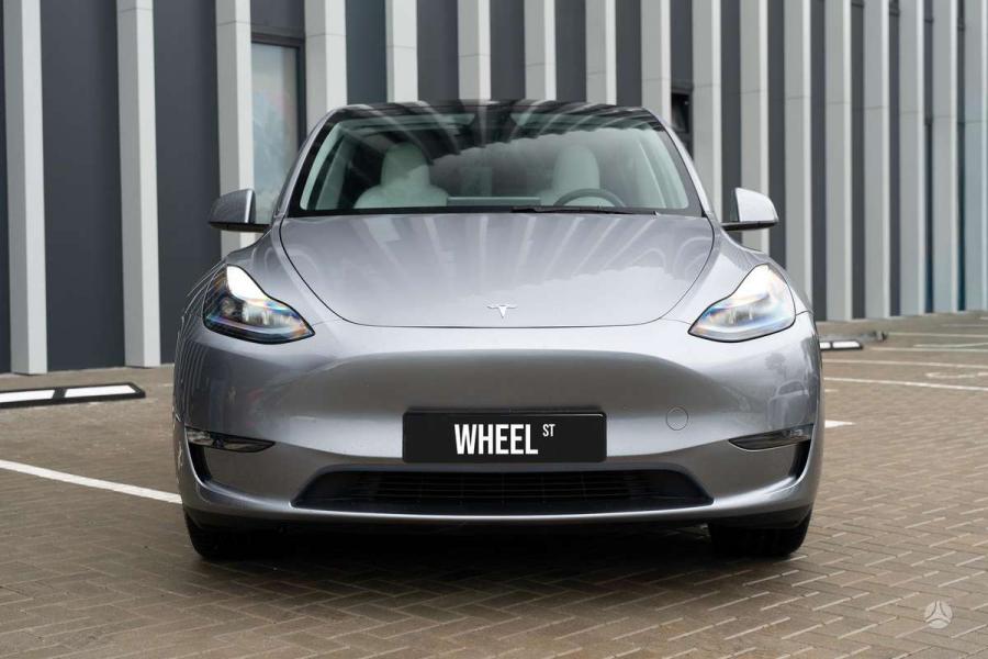 Grey Tesla Model Y 2023 in Vilnius, with an engine capacity of 0.00 L and mileage of 29 thousand km for 40900 €, photo 9 on AUTOMOTO.COM.LV