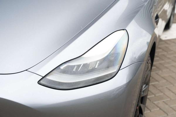 Grey Tesla Model Y 2023 in Vilnius, with an engine capacity of 0.00 L and mileage of 29 thousand km for 40900 €, photo 9 on AUTOMOTO.COM.LV