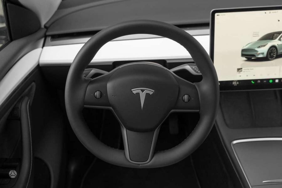 Grey Tesla Model Y 2023 in Vilnius, with an engine capacity of 0.00 L and mileage of 29 thousand km for 40900 €, photo 24 on AUTOMOTO.COM.LV