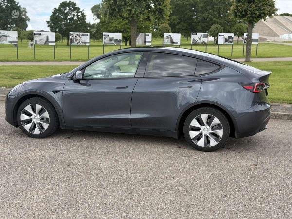 Pelēks Tesla Model Y 2023 Viļņa, ar dzinēja tilpumu 0.00 L un nobraukumu 49 tūkst. km par 28700 €, foto 6 vietnē AUTOMOTO.COM.LV