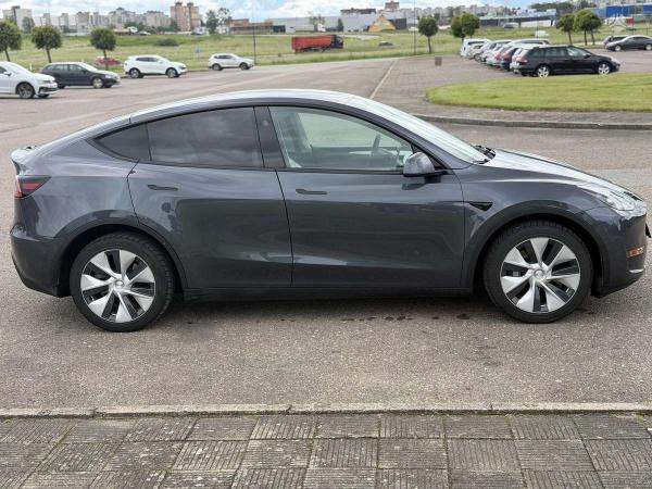 Pelēks Tesla Model Y 2023 Viļņa, ar dzinēja tilpumu 0.00 L un nobraukumu 49 tūkst. km par 28700 €, foto 9 vietnē AUTOMOTO.COM.LV