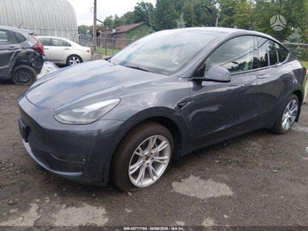 Tesla Model Y 2023 Klaipėda vietnē Pelēks Tesla Model Y 2023 Klaipėda, ar dzinēja tilpumu 0.00 L un nobraukumu 35 tūkst. km par 20000 €, foto 3 vietnē AUTOMOTO.COM.LV