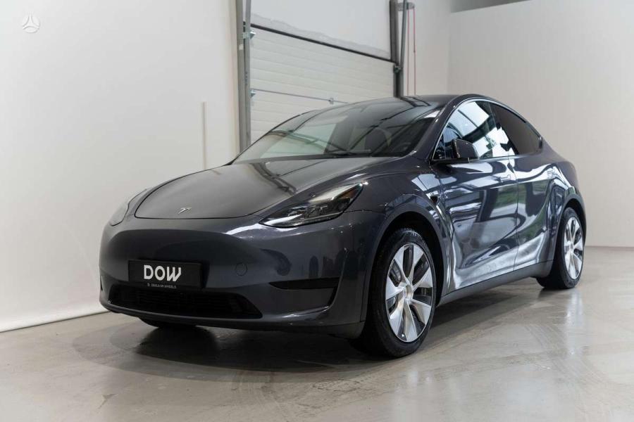 Grey Tesla Model Y 2023 in Vilnius, with an engine capacity of 0.00 L and mileage of 76 thousand km for 26500 €, photo 3 on AUTOMOTO.COM.LV
