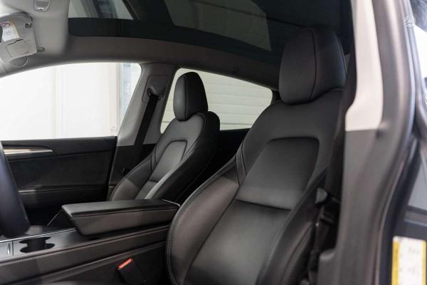 Pelēks Tesla Model Y 2023 Viļņa, ar dzinēja tilpumu 0.00 L un nobraukumu 76 tūkst. km par 26500 €, foto 11 vietnē AUTOMOTO.COM.LV
