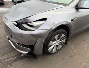 Pelēks Tesla Model Y 2024 Klaipėda, ar dzinēja tilpumu 0.00 L un nobraukumu 27 tūkst. km par 12100 €, foto 11 vietnē AUTOMOTO.COM.LV