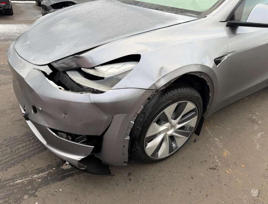 Pelēks Tesla Model Y 2024 Klaipėda, ar dzinēja tilpumu 0.00 L un nobraukumu 27 tūkst. km par 12100 €, foto 11 vietnē AUTOMOTO.COM.LV