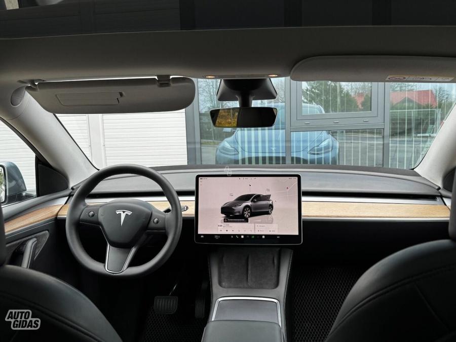 Grey Tesla Model Y 2024 in Klaipeda, with an engine capacity of 0.00 L and mileage of 17 thousand km for 37750 €, photo 14 on AUTOMOTO.COM.LV