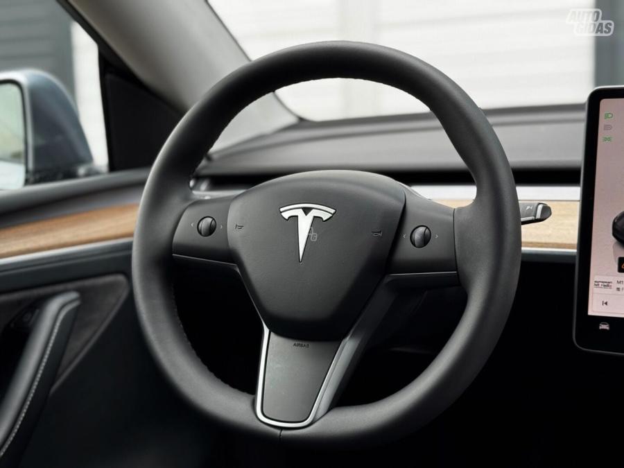 Grey Tesla Model Y 2024 in Klaipeda, with an engine capacity of 0.00 L and mileage of 17 thousand km for 37750 €, photo 28 on AUTOMOTO.COM.LV