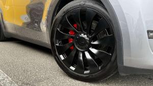 Grey Tesla Model Y 2024 in Vilnius, with an engine capacity of 0.00 L and mileage of 26 thousand km for 37666 €, photo 10 on AUTOMOTO.COM.LV