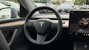 Grey Tesla Model Y 2024 in Vilnius, with an engine capacity of 0.00 L and mileage of 26 thousand km for 37666 €, photo 15 on AUTOMOTO.COM.LV
