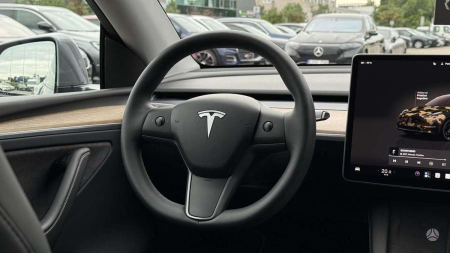 Grey Tesla Model Y 2024 in Vilnius, with an engine capacity of 0.00 L and mileage of 26 thousand km for 37666 €, photo 15 on AUTOMOTO.COM.LV