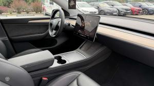 Grey Tesla Model Y 2024 in Vilnius, with an engine capacity of 0.00 L and mileage of 26 thousand km for 37666 €, photo 17 on AUTOMOTO.COM.LV