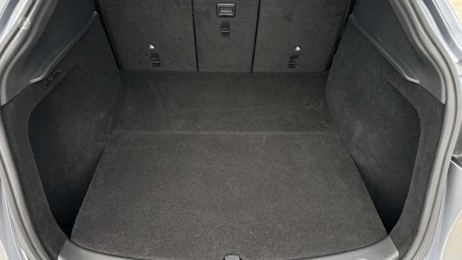 Grey Tesla Model Y 2024 in Vilnius, with an engine capacity of 0.00 L and mileage of 26 thousand km for 37666 €, photo 20 on AUTOMOTO.COM.LV