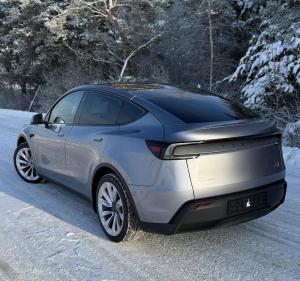 Pelēks Tesla Model Y 2025 Viļņa, ar dzinēja tilpumu 0.00 L un nobraukumu 5 tūkst. km par 57777 €, foto 5 vietnē AUTOMOTO.COM.LV