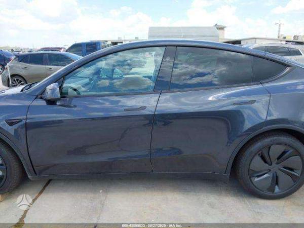 Grey Tesla Model Y 2025 in Klaipeda, with an engine capacity of 0.00 L and mileage of 2 thousand km for 23800 €, photo 6 on AUTOMOTO.COM.LV