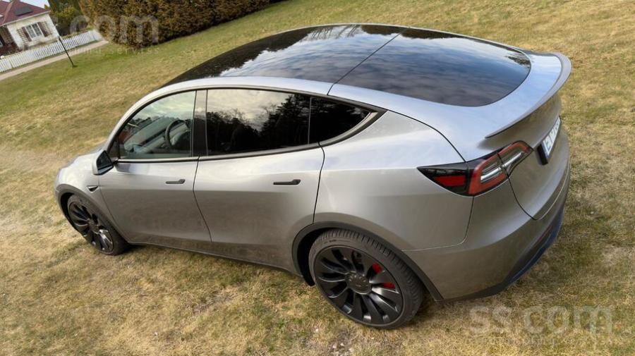 Grey Tesla Model Y 2025 in Riga, with an engine capacity of 0.00 L and mileage of 18 thousand km for 49500 €, photo 11 on AUTOMOTO.COM.LV