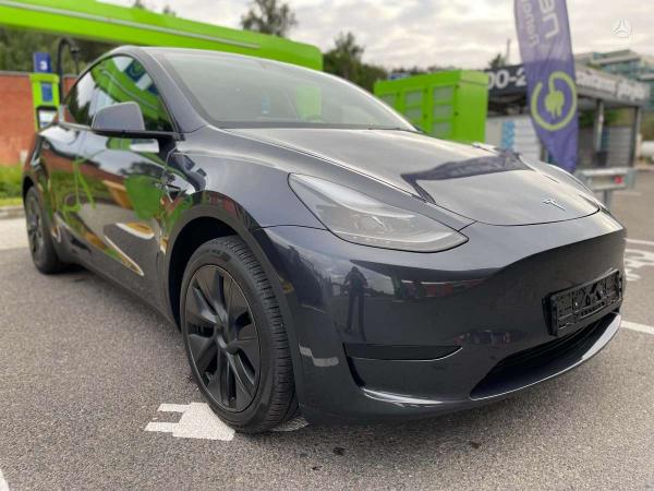 Grey Tesla Model Y 2025 in Vilnius, with an engine capacity of 0.00 L and mileage of 13 thousand km for 28800 €, photo 8 on AUTOMOTO.COM.LV