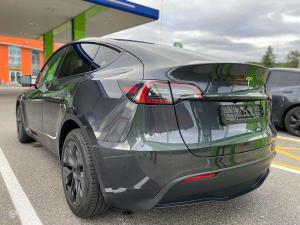 Grey Tesla Model Y 2025 in Vilnius, with an engine capacity of 0.00 L and mileage of 13 thousand km for 28800 €, photo 11 on AUTOMOTO.COM.LV