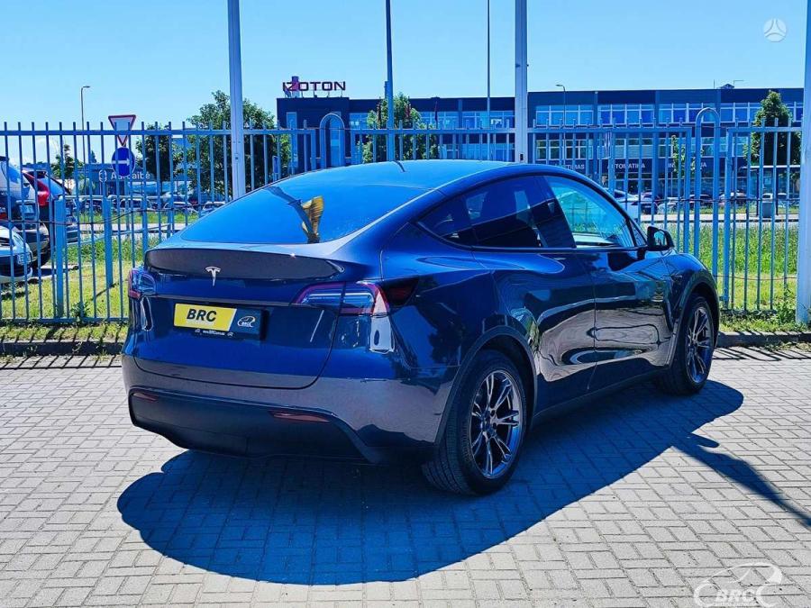 Pelēks Tesla Model Y 2025 Klaipėda, ar dzinēja tilpumu 0.00 L un nobraukumu 1 tūkst. km par 34900 €, foto 4 vietnē AUTOMOTO.COM.LV