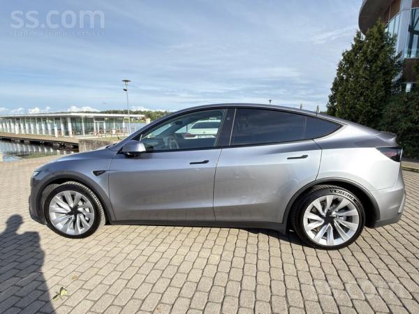 Pelēks Tesla Model Y 2025 Rīga, ar dzinēja tilpumu 0.00 L un nobraukumu 20 tūkst. km par 49900 €, foto 6 vietnē AUTOMOTO.COM.LV