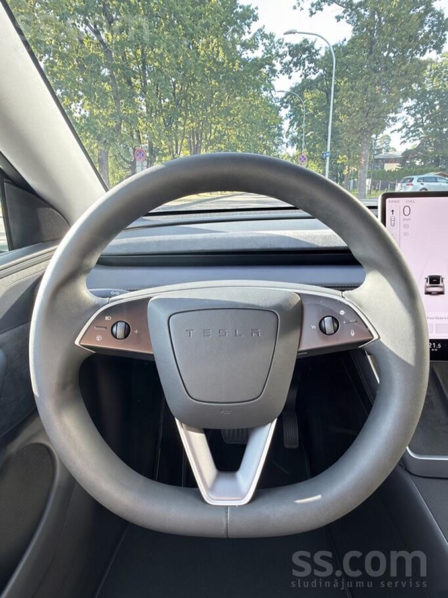 Pelēks Tesla Model Y 2025 Rīga, ar dzinēja tilpumu 0.00 L un nobraukumu 20 tūkst. km par 49900 €, foto 11 vietnē AUTOMOTO.COM.LV