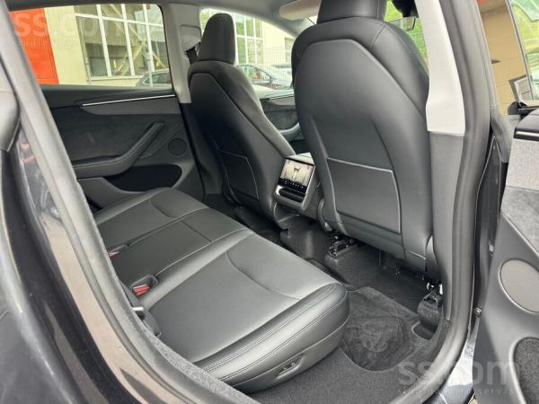 Grey Tesla Model Y 2026 in Riga, with an engine capacity of 0.00 L and mileage of 4 thousand km for 55800 €, photo 8 on AUTOMOTO.COM.LV