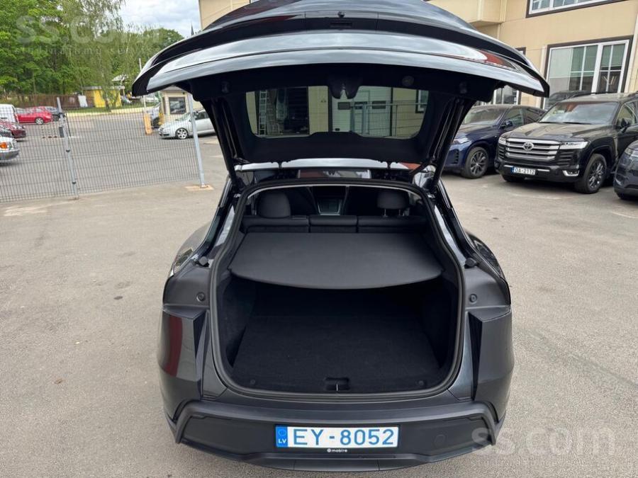 Pelēks Tesla Model Y 2026 Rīga, ar dzinēja tilpumu 0.00 L un nobraukumu 4 tūkst. km par 55800 €, foto 12 vietnē AUTOMOTO.COM.LV